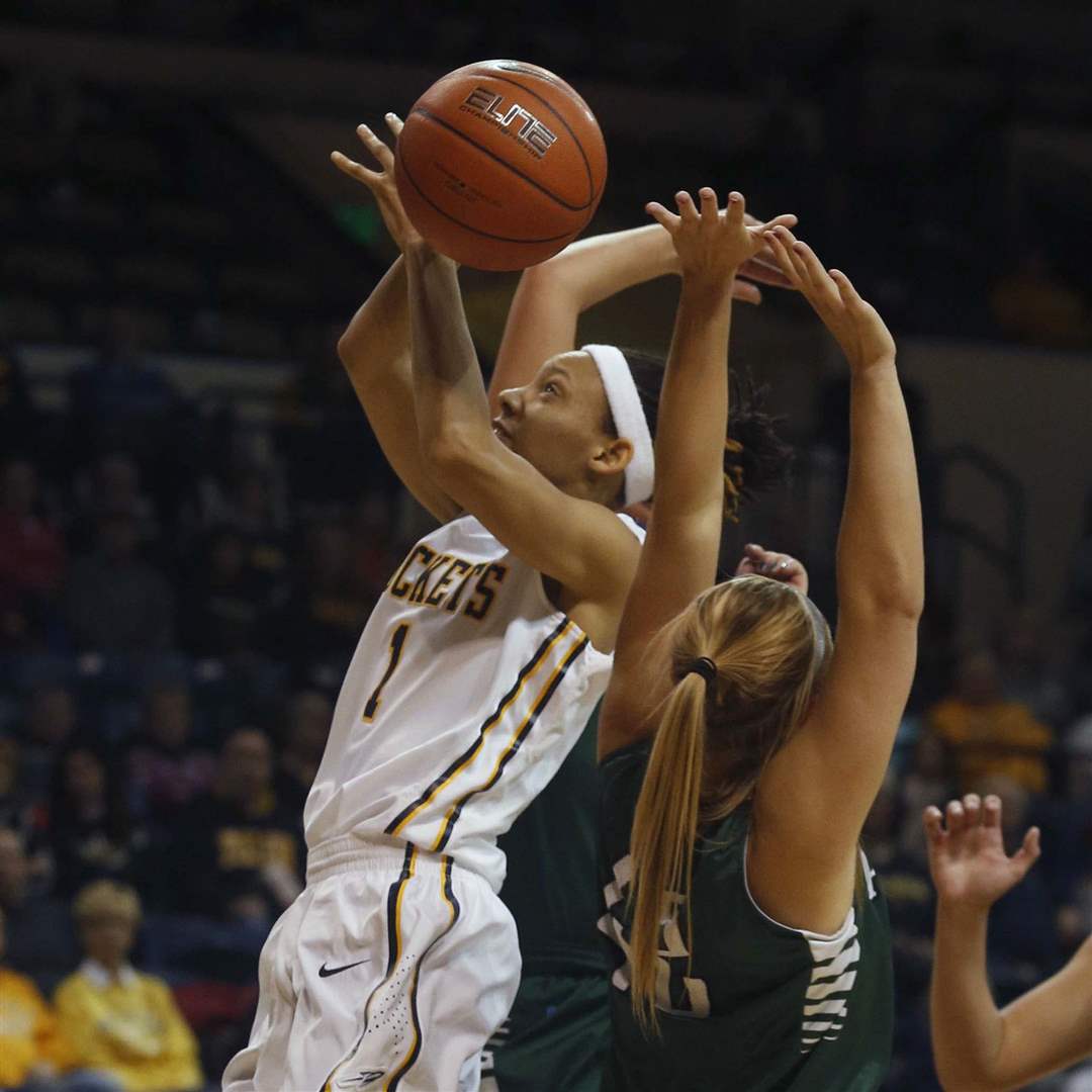 IN PICTURES: UT women win in rout - The Blade