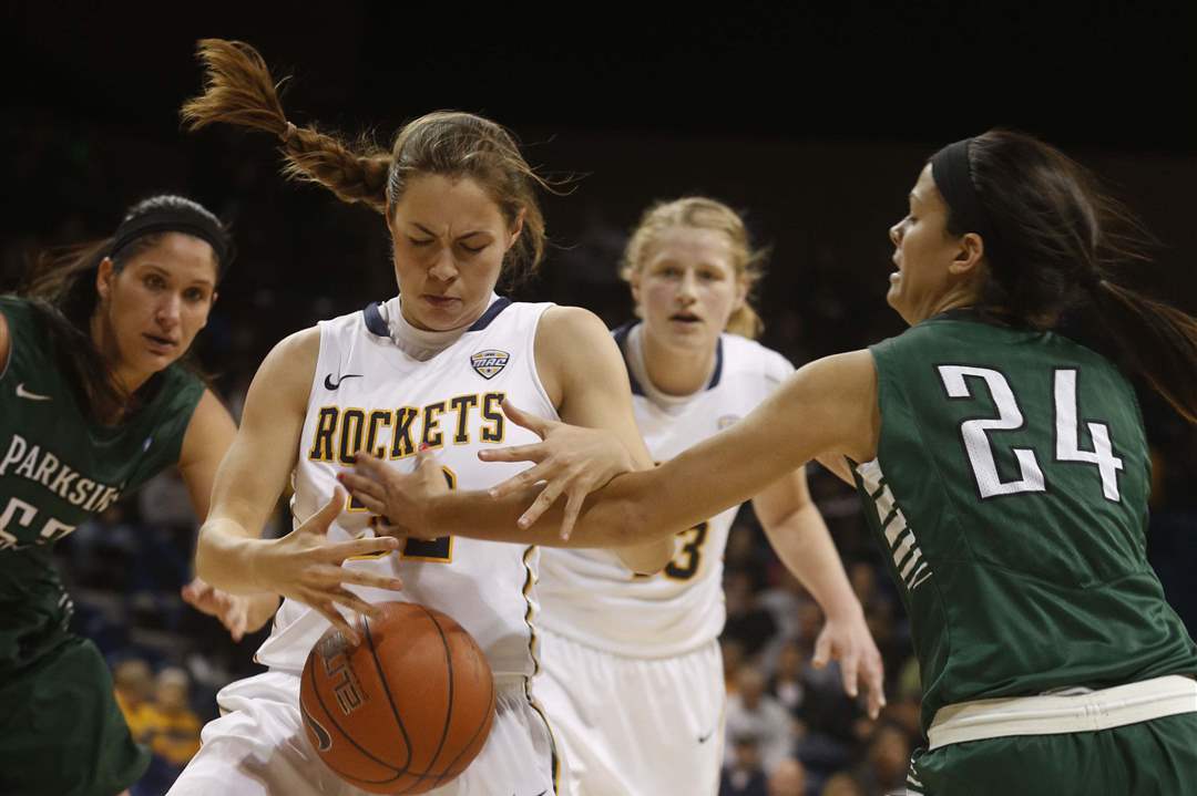 IN PICTURES: UT women win in rout - The Blade