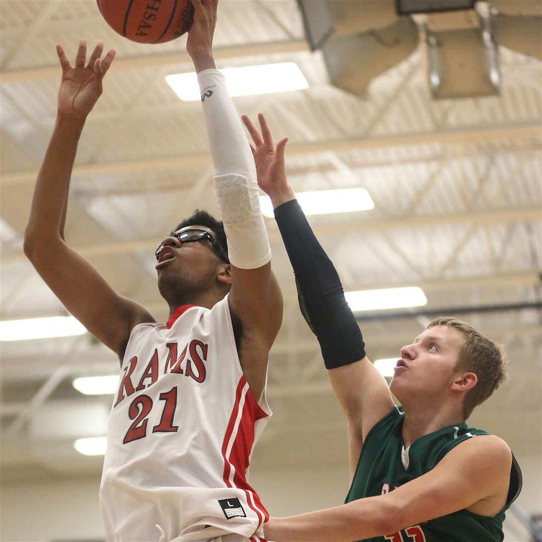 IN PICTURES: Rogers tops Oak Harbor - The Blade